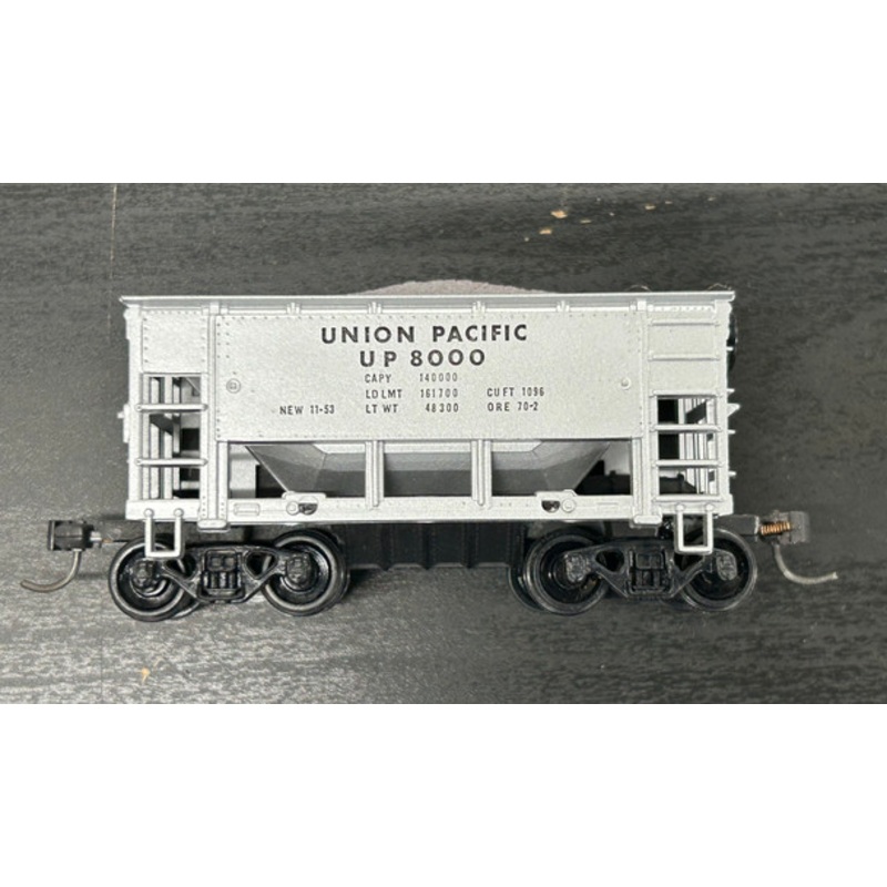 Pre-Owned: Ore Car w/ Load Union Pacific (UP) 8000 - HO Scale - Car ...